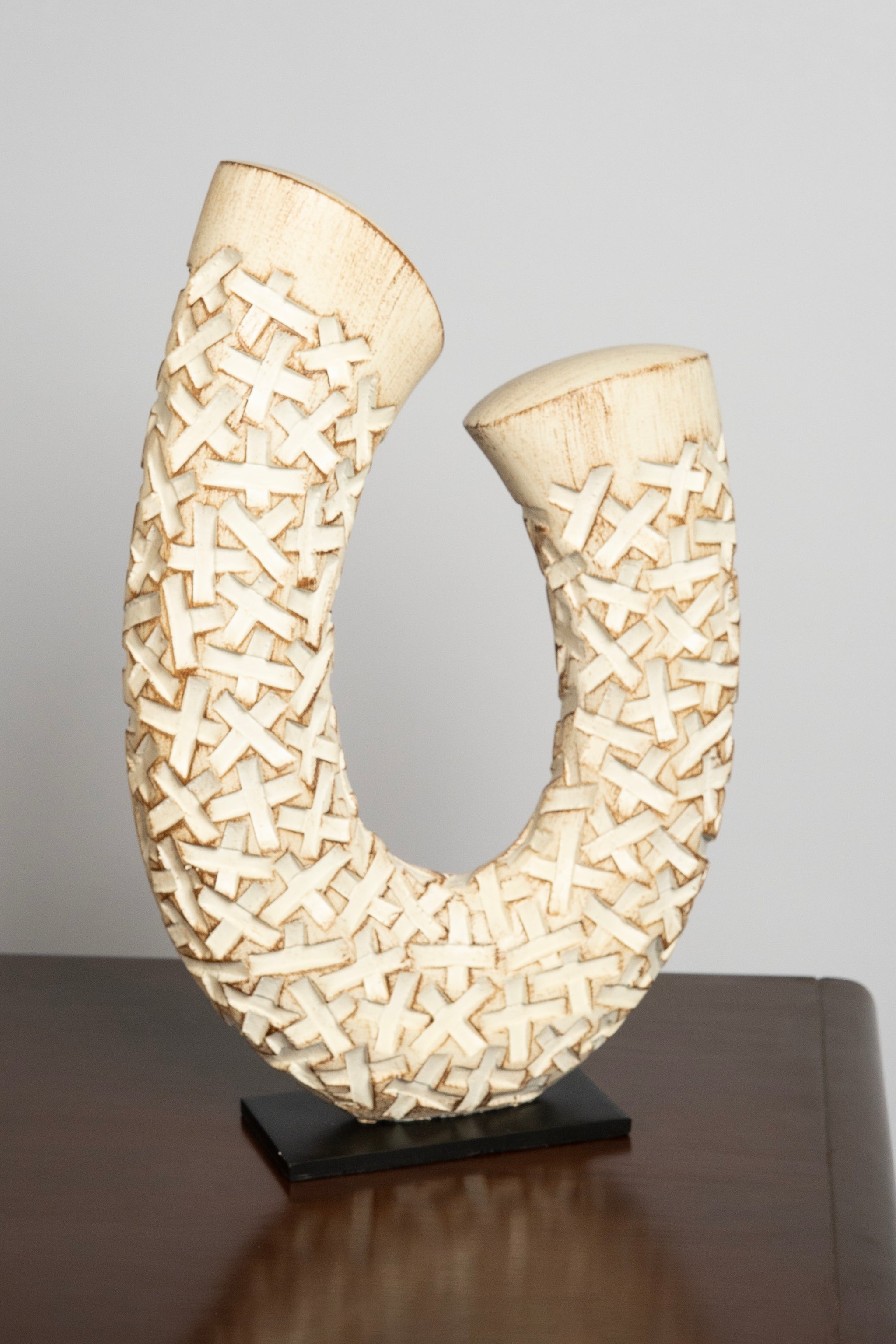 Broken Loop | Modern Home Decor | Decora Haus